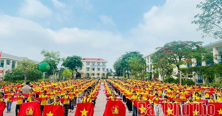 Thiếu nhi Đất Tổ vững bước dưới cờ Đội