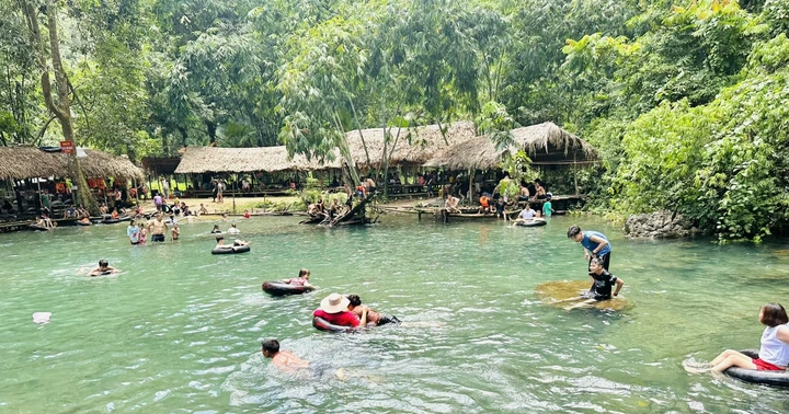 Trải nghiệm du lịch Đất Tổ mùa hè